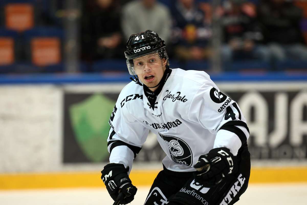 Former TPS forward: Skates hung up at 30! - FinnHockey