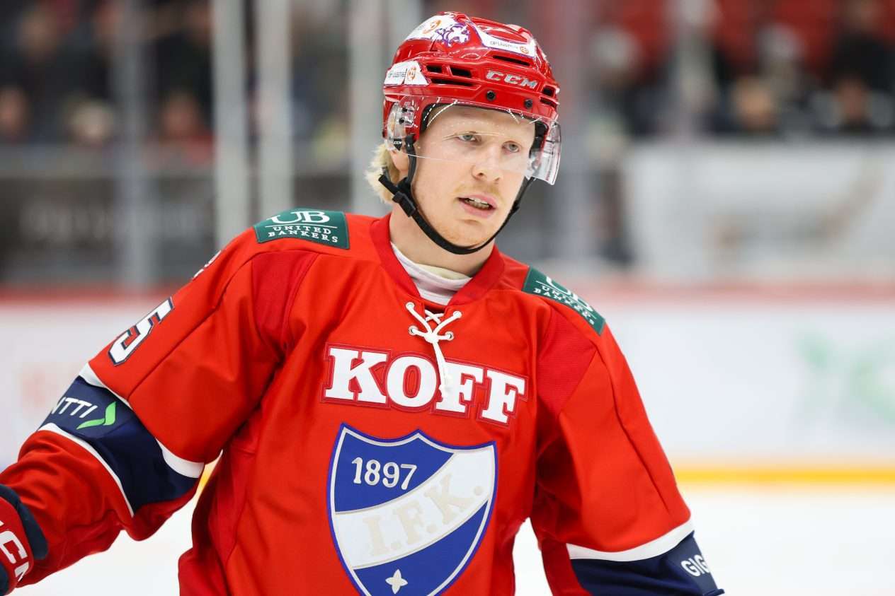 Here is Micke-Max Åsten's new team! - FinnHockey